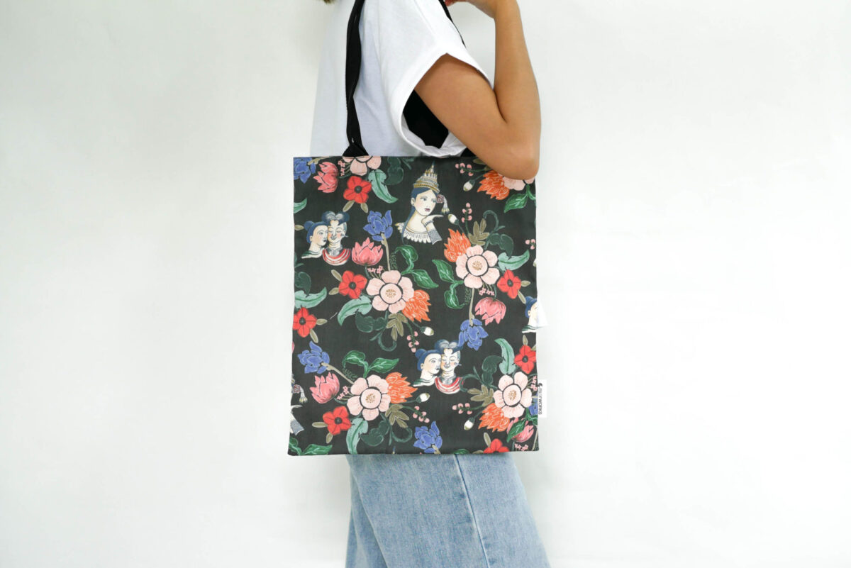 Printed bag - Thai pattern flower - Playworks Shop (เล่นงาน) ของฝาก ...